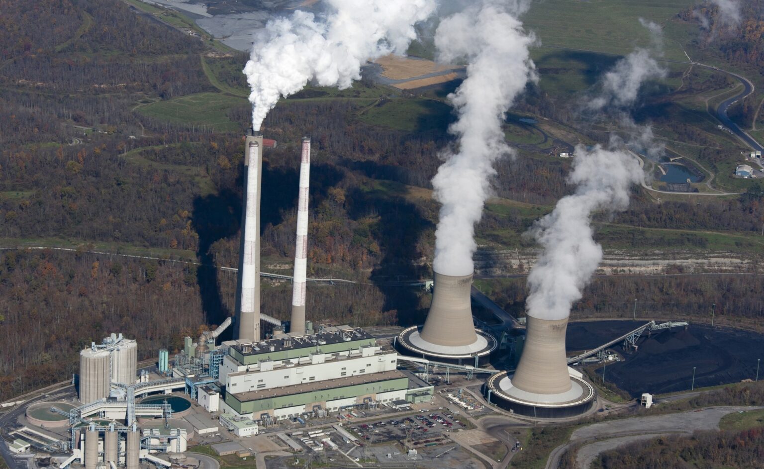 Electric utilities falling behind on emission reduction targets